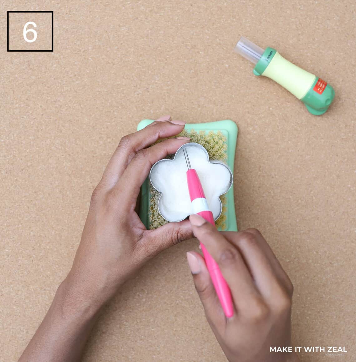 Felted Daisy Keychain- DIY Craft – Clover Needlecraft