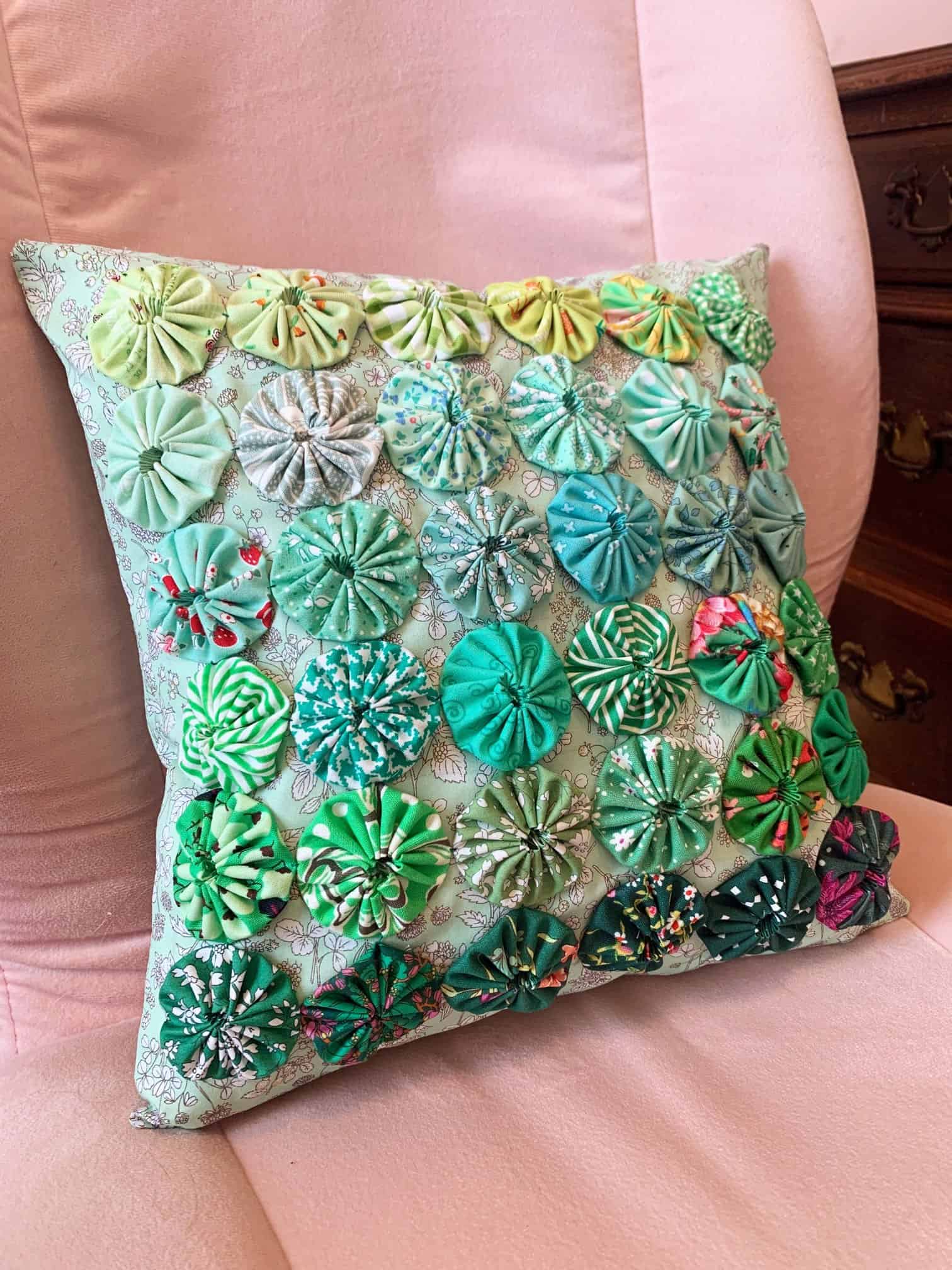 Green Yo-Yo Pillow- Sewing Tutorial – Clover Needlecraft