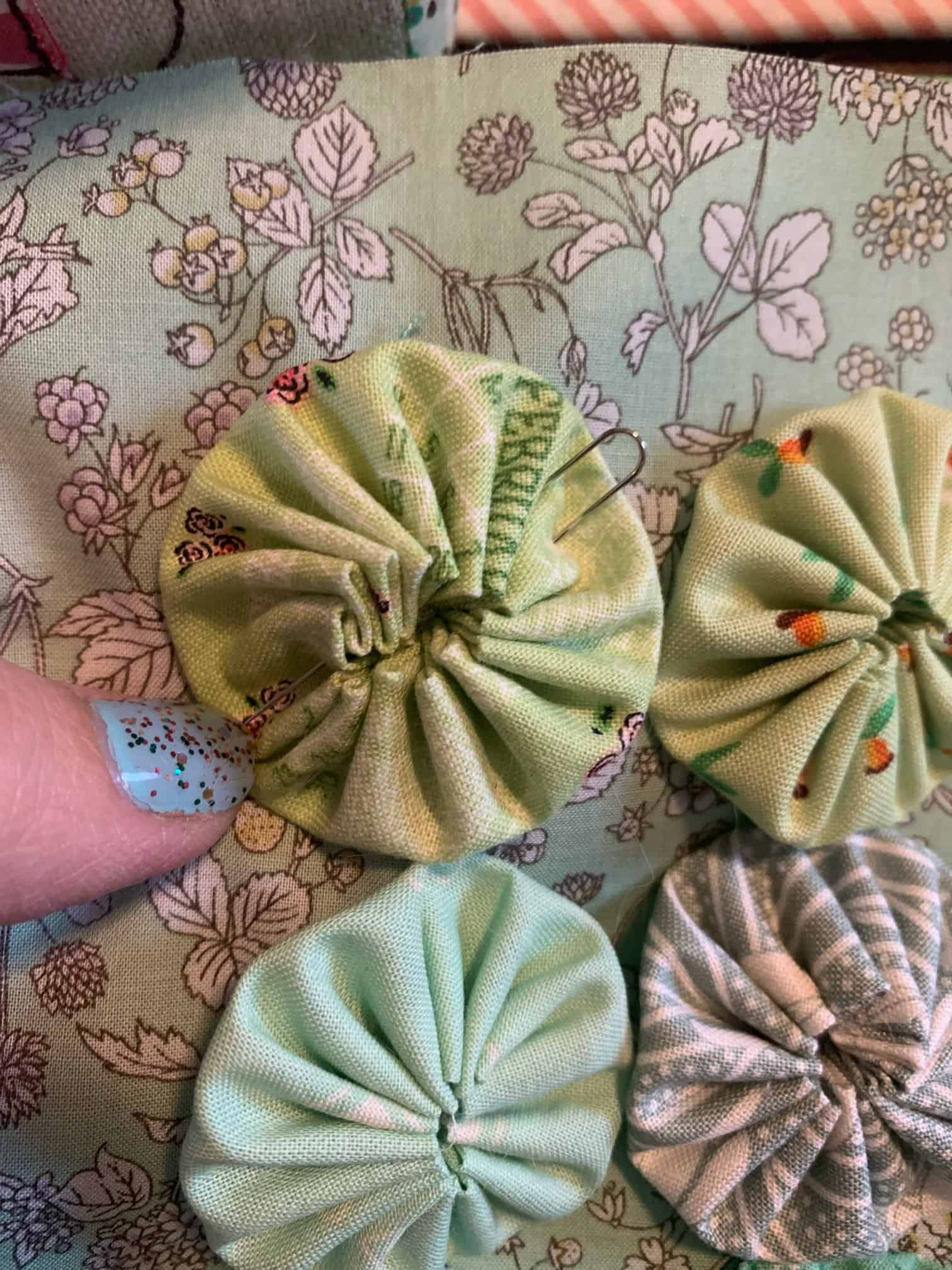 Green Yo-Yo Pillow- Sewing Tutorial – Clover Needlecraft