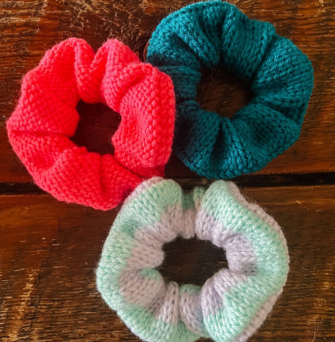 The Oh So Simple Scrunchie Knitting Pattern – Clover Needlecraft